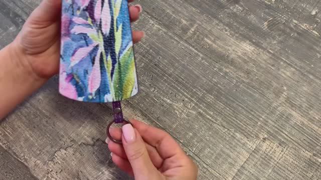 Женская ключница Колокольчик из кожи Дивный сад фиолетового цвета