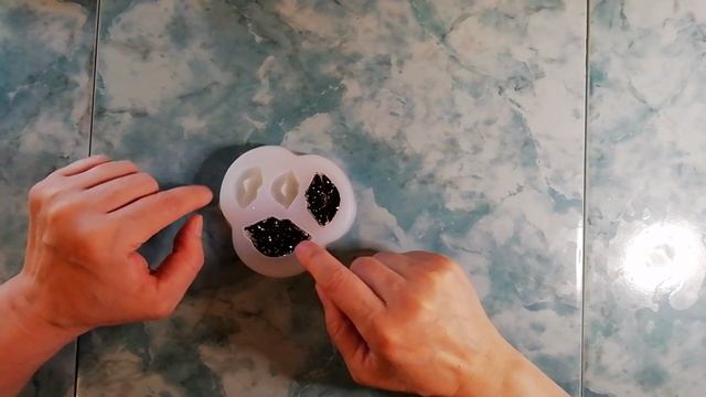Черные губки с поталью. Epoxy Jewelry, DIY, IDEAS.