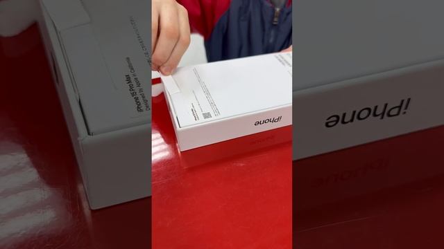 ОТЕЦ ПОДАРИЛ СЫНУ iPHONE 15 PRO MAX