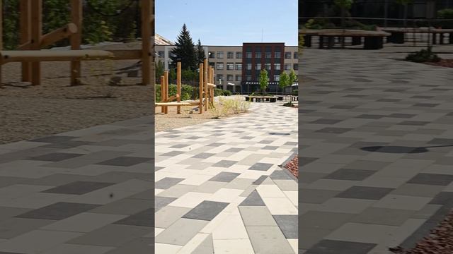 Тротуарная плитка в форме " Урбан,  Классико, Паркет , Квадрат" от завода АрБет   в сквере Белгорода