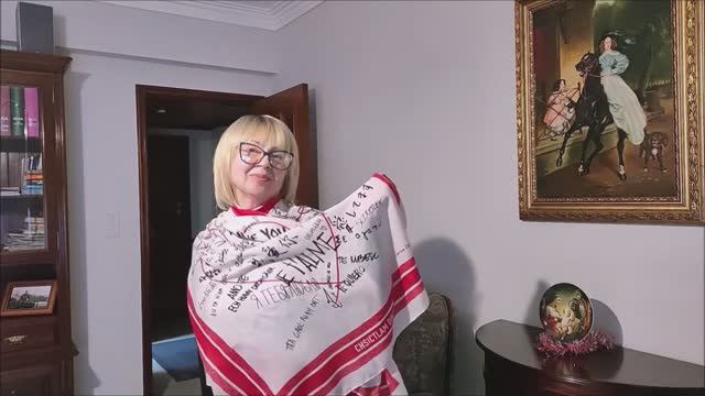 Чудес не бывает, но на Алиэкспресс иногда можно приобрести красивый шарф. Я утонула...выбирая!