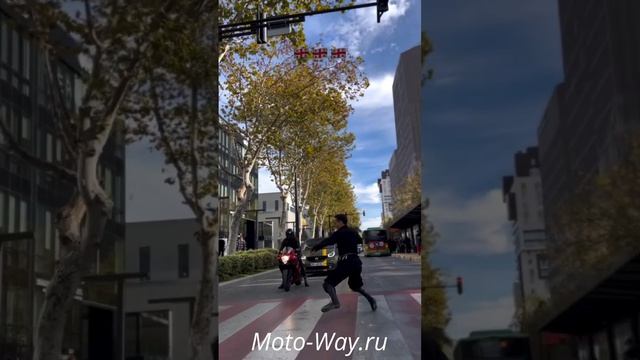 Мото-креатив от  Гиорги Кванчиани на улице Тбилиси
