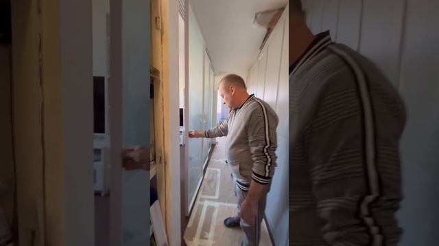 Снесли старую ужасную стену