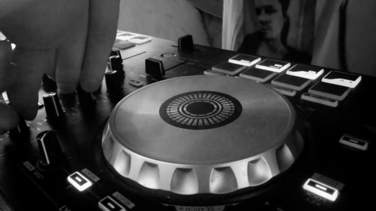 khmuryy sentyabr - ahuevshyy voskresnyy mix techno idm (2023-03-26)