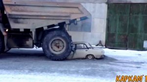 БЕЛАЗ ДАВИТ ТАЗ