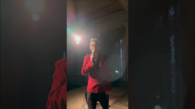 Артем Каторгин- самый яркий певец российской эстрады.