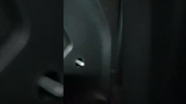 Снятие карты (обшивки) задней двери Лада Иксрей (Lada Xray)