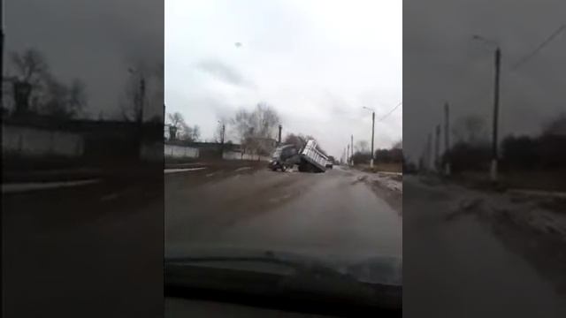 Дятьково. Перегруз. Бедная газель.Dyatkovo. Overdrive. Poor Gazelle..mp4