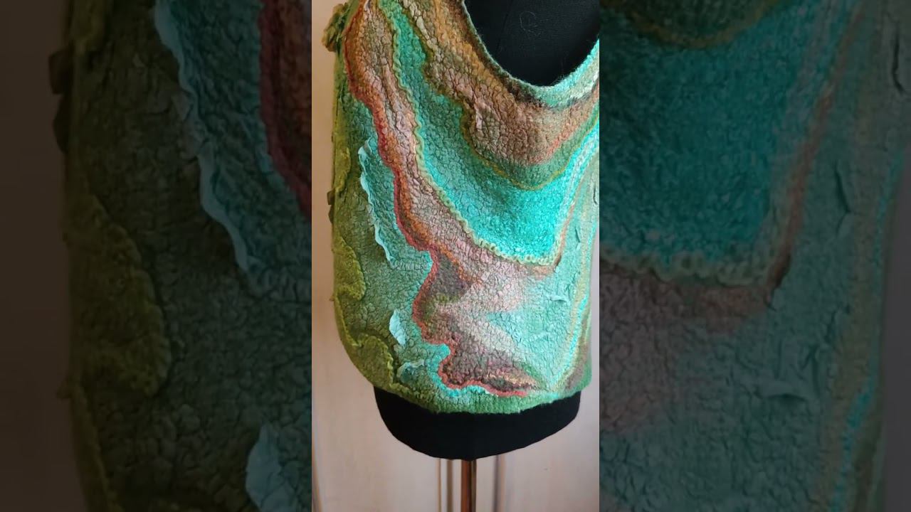 Валяный с шёлком жилет Оникс