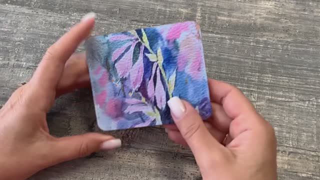 Розовый кожаный картхолдер Eshemoda с принтом "Дивный сад" ручной работы