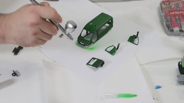 Восстановление игрушки машинка микроавтобус Ford TRANSIT
