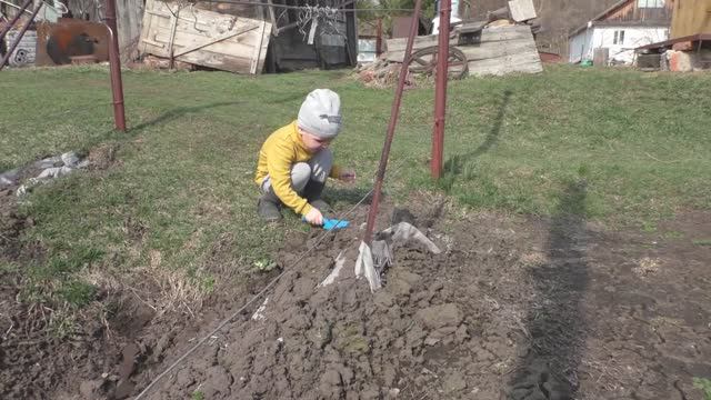 Дождался помощника.