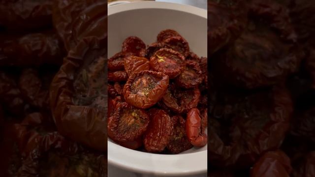 ВЯЛЕНЫЕ ТОМАТЫ В ДОМАШНИХ УСЛОВИЯХ? РЕЦЕПТ В КОММЕНТАРИЯХ