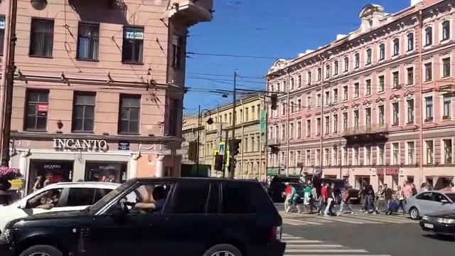 Три остановки по Невскому