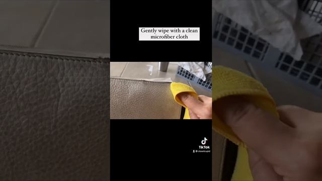 how to clean a white leather bag?