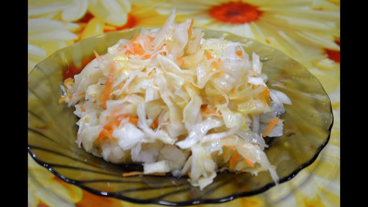 Маринованная капуста в банках без стерилизации - вкусная и хрустящая.