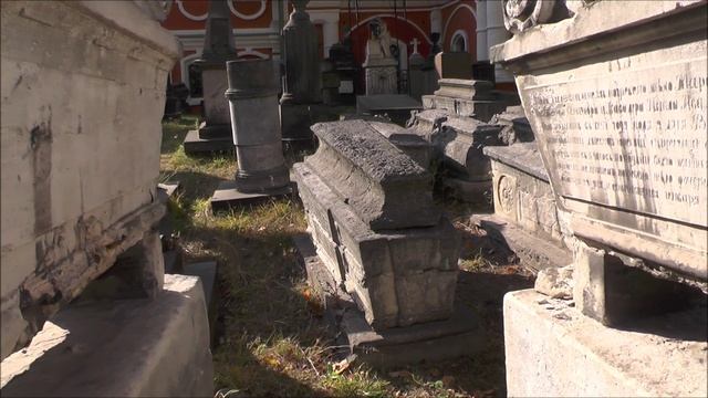 Древние камни некрополя Донского монастыря