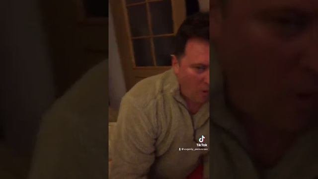 Когда резко пропало обоняние и  все потеряло вкус.