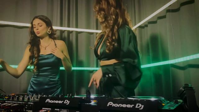 MYGMA - April Mix [Melodic House & Techno] (VEVAL.RU)
