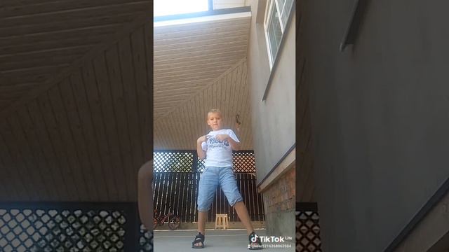 Я танцую под песню вишнёвая семёрка