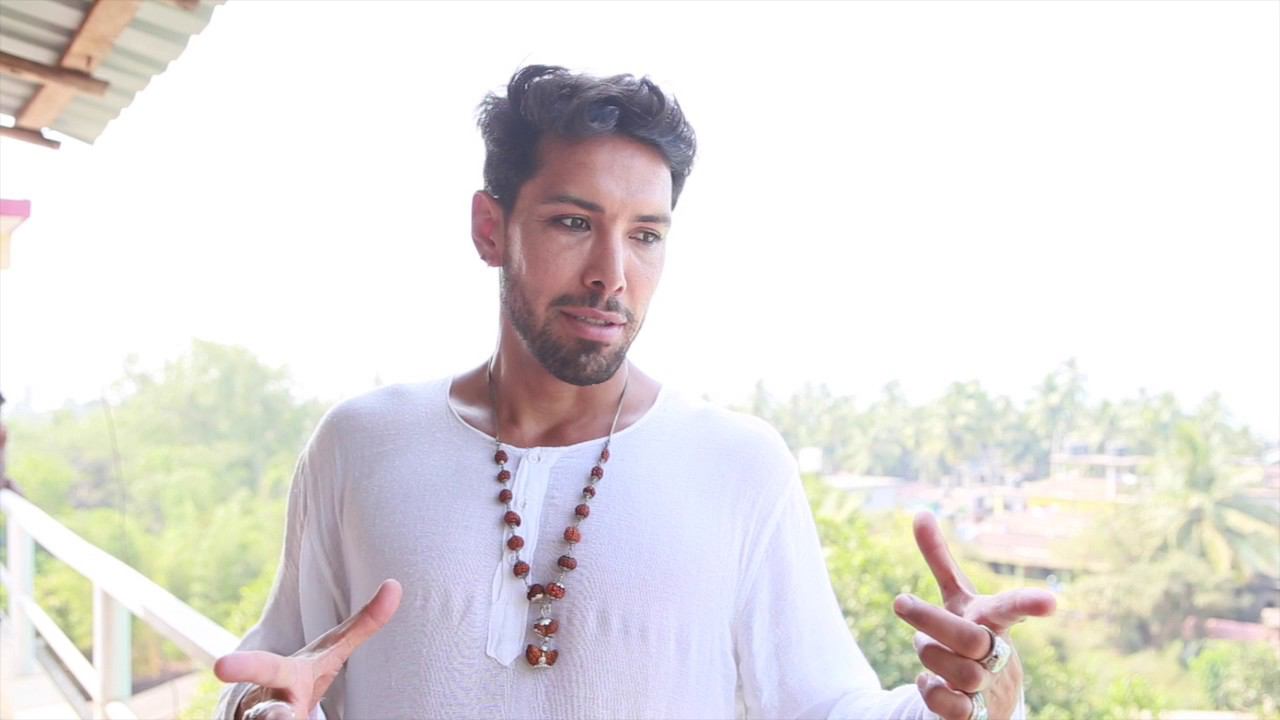 Oscar Loya about the photographer Valery Latypov