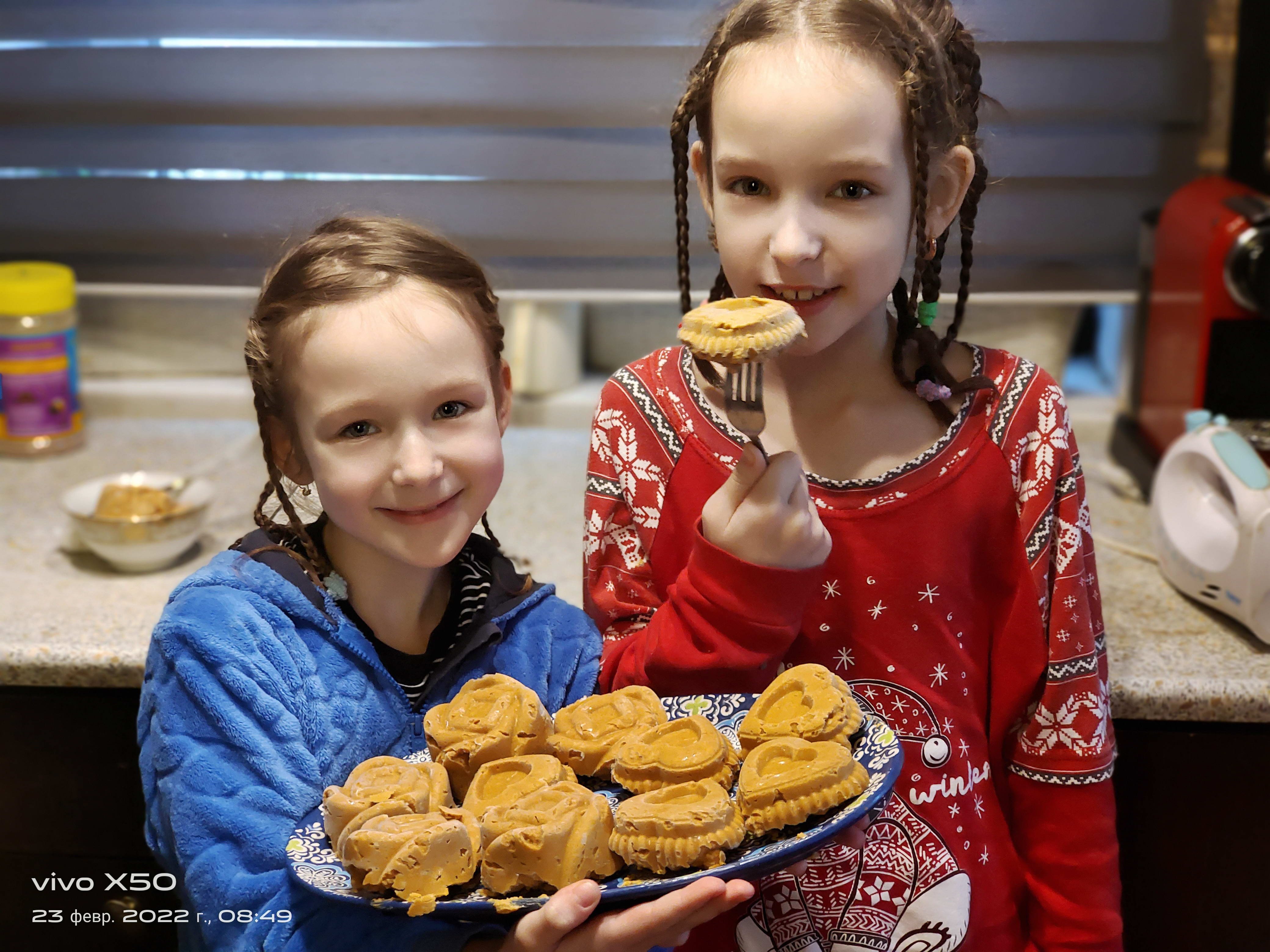 4Д Четыре девочки. Я готовлю. Мороженое из творога и сгущенки #яготовлю #мороженоеизтворога