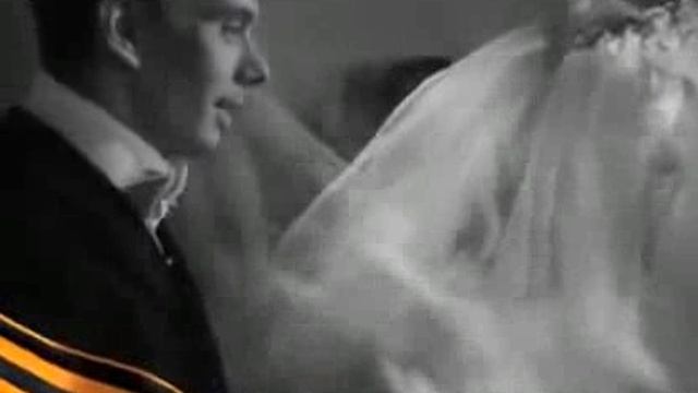 А превратились в белых журавлей.mp4