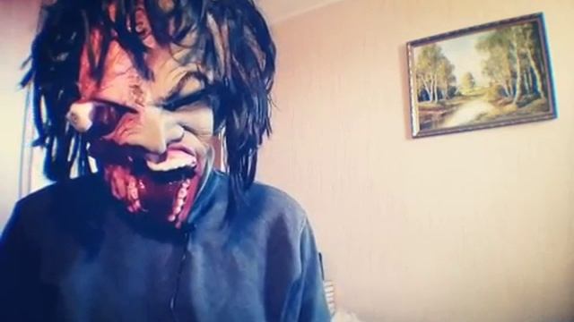 Жалкий монстр просит денег.