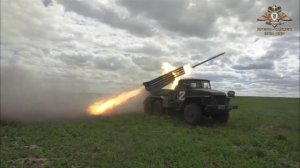 Артиллеристы ДНР наносят удар из «ГРАДОВ»