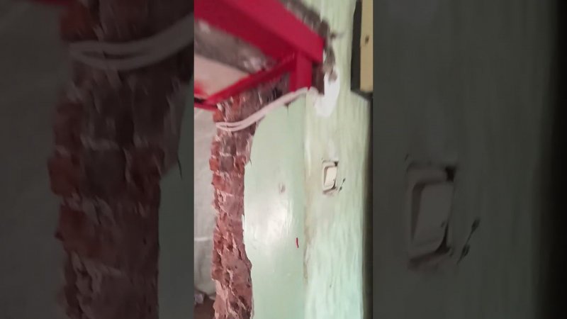 Нестандартная дверь в частный дом