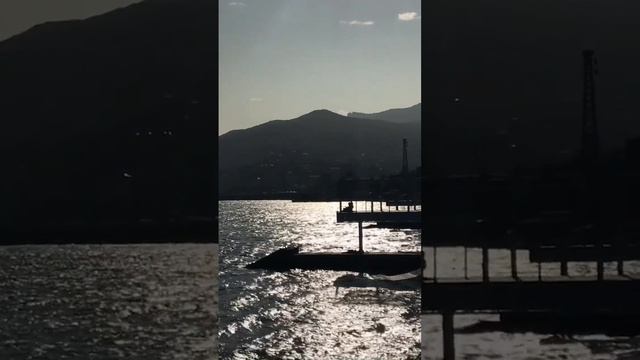 Море, горы и набережная в Ялте