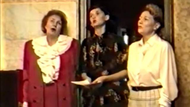 "Лето в Запорожском" (запись 1994 г). Слова и музыка Веры Журба. Исполняет ансамбль "ВАУВЕГА".