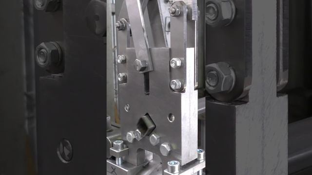 Ручной станок для на резки  металлического  профиля и профильной трубы