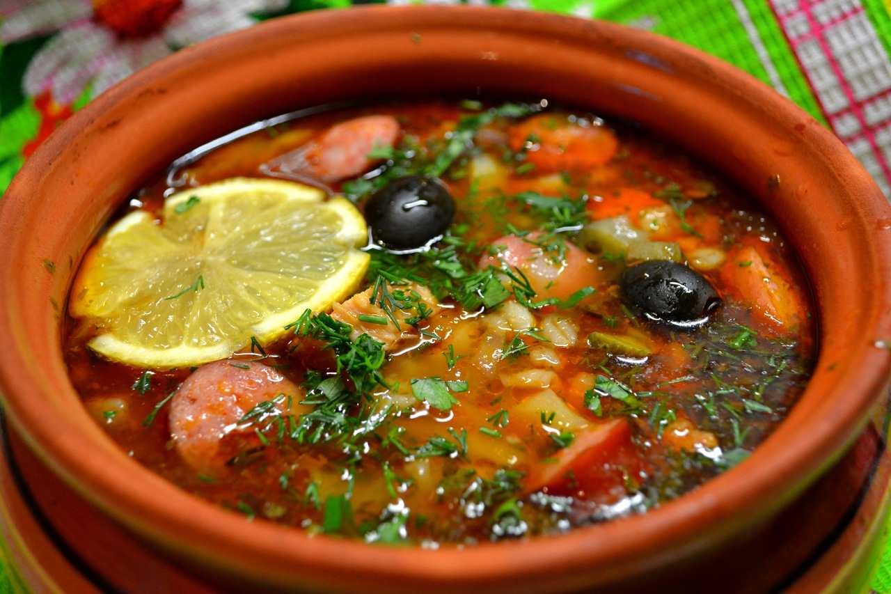 Домашняя еда. Я его сварила из того, что было. СОЛЯНКА СБОРНАЯ МЯСНАЯ.