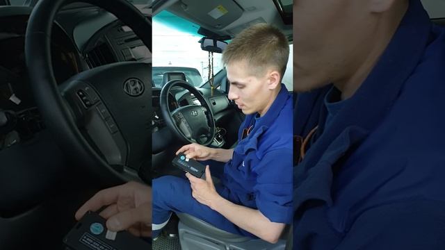 Hyundai H-1 - замена сим карты в уже установленной автосигнализации StarLine A93