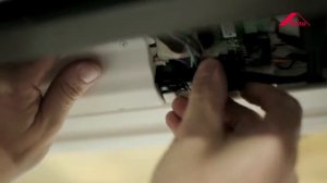 Монтаж электрической рольставни на окно Roto
