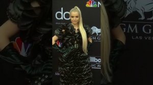 2019 Red Carpet Music Awards Super Star Fashion Show (40)
