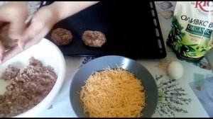 Котлеты"Гнезда с сыром" в духовке/Minced meat patties with cheese in the oven. Amazingly delicious!