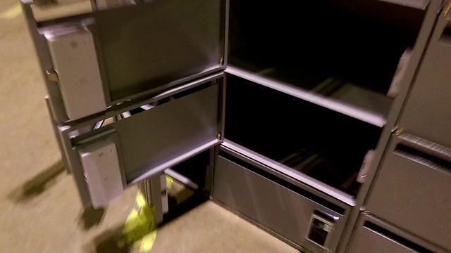 Система хранения на 16 ячеек с RFID замками на каждой ячейке. Часть 1