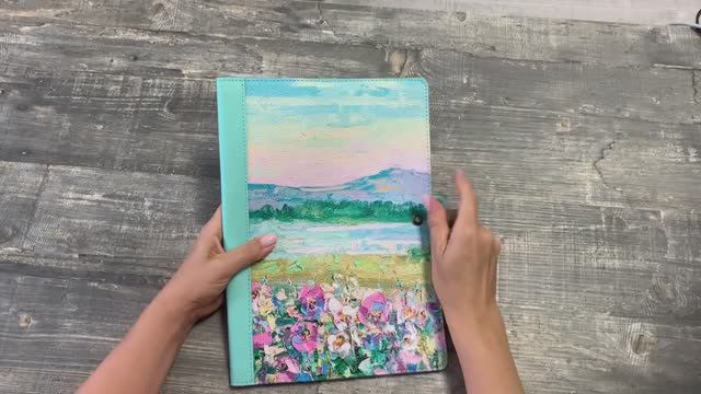 Обзор яркой кожаной папки для личных документов всей семьи. Ручная работа. Яркие цветы на принте.