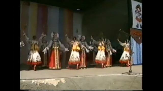 Ансамбль «Прикамские узоры» фестиваль Поет село родное Челябинск1998 г.mp4