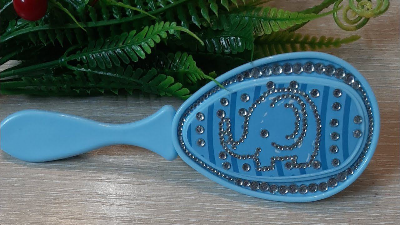 МК. Как украсить стразами расчёску для младенцев в подарок.