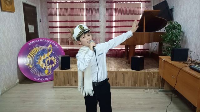 "Белеет мой  парус" и  "Три белых коня"