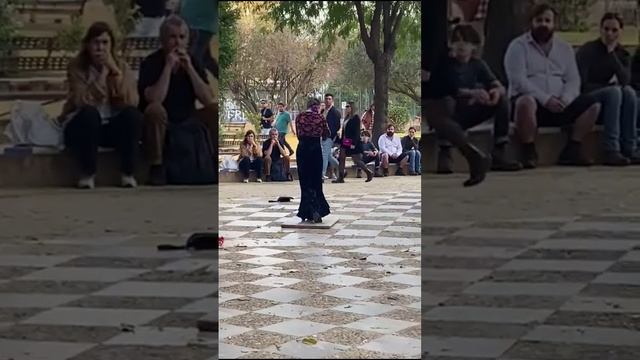 Севилья. Прогулки по улочкам города. Испанцы гуляют и отдыхают