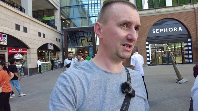 Серия 35 часть 1 Закупились одеждой на пару лет. Примерка далее.