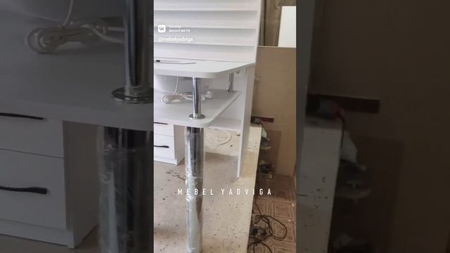 Мебель Ядвига. Маникюрный стол МС18 с верхней полкой под лаки