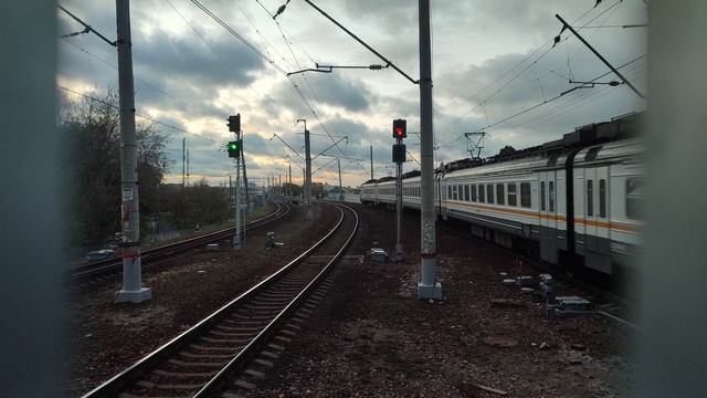 Электропоезда ЭД4М-0451 и ЭП2Д-0126 на станции Перово (МЦД-3)