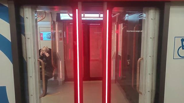 Метропоезд 81-775 "Москва 2020" №75255/№75256 на станции Нижегородская