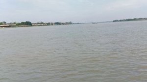 На пароме, через р.Меконг.