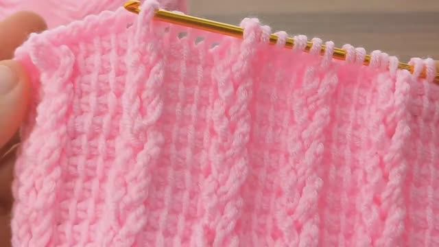 Этот узор СТРОЙНИТ!Вертикальные дорожки тунисским крючком. Идеально для кардиганов больших размеров.